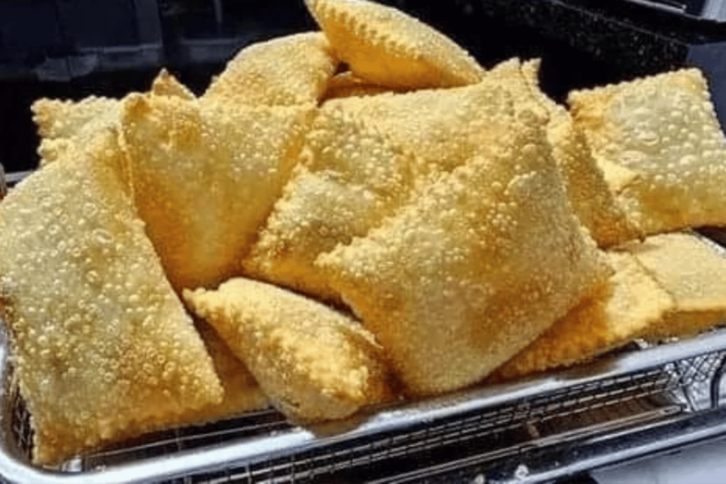 Massa caseira de pastel fácil: receita passo a passo deliciosa